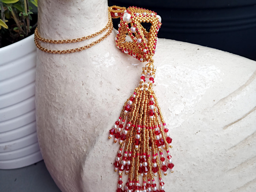 Beaded tassel. Tutorial by Cath Thomas | Cath Thomas Designs - SamohtaC